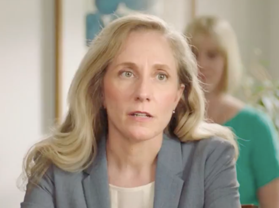 Republican PAC Publishes Security Application of Former CIA Agent ...